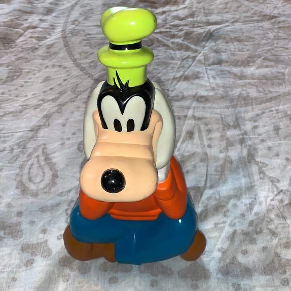 Disney | Kitchen | Disney Plastic Goofy Drink Travel Container 5 | Poshmark